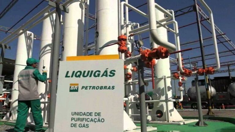 Billion-Dollar Divestment: Petrobras Completes Sale of Liquigás for 4 ...