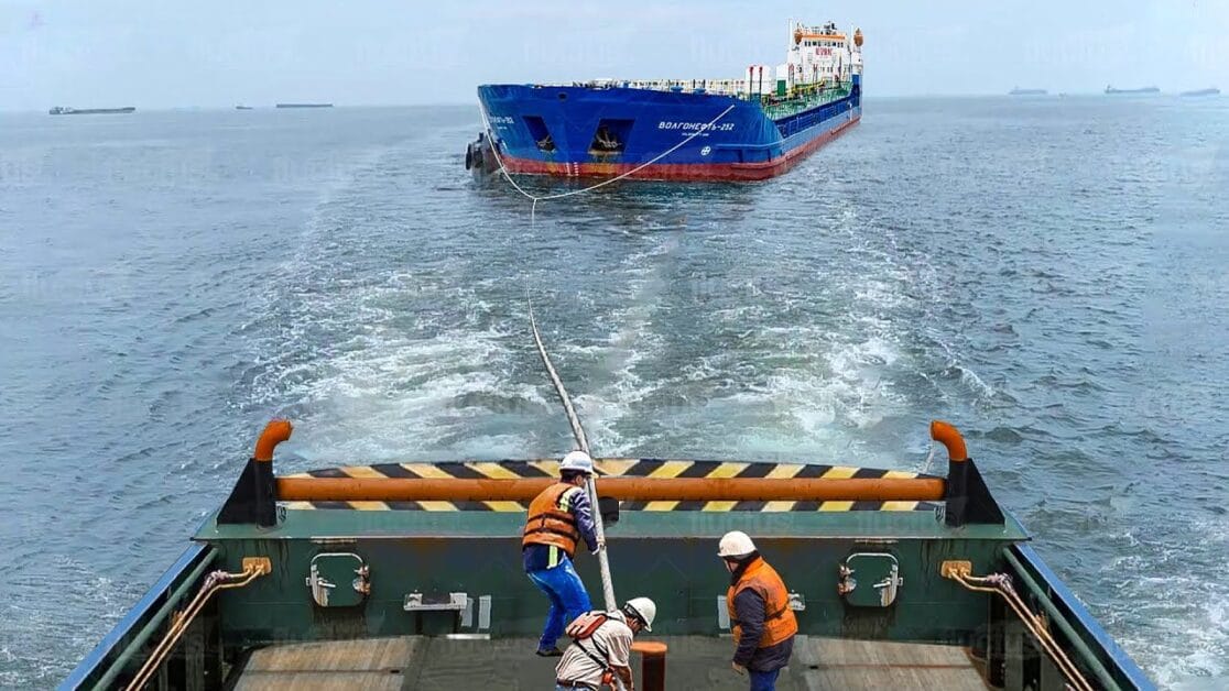 How Does Offshore Tugboat Operation Work? The Backbone of Maritime ...