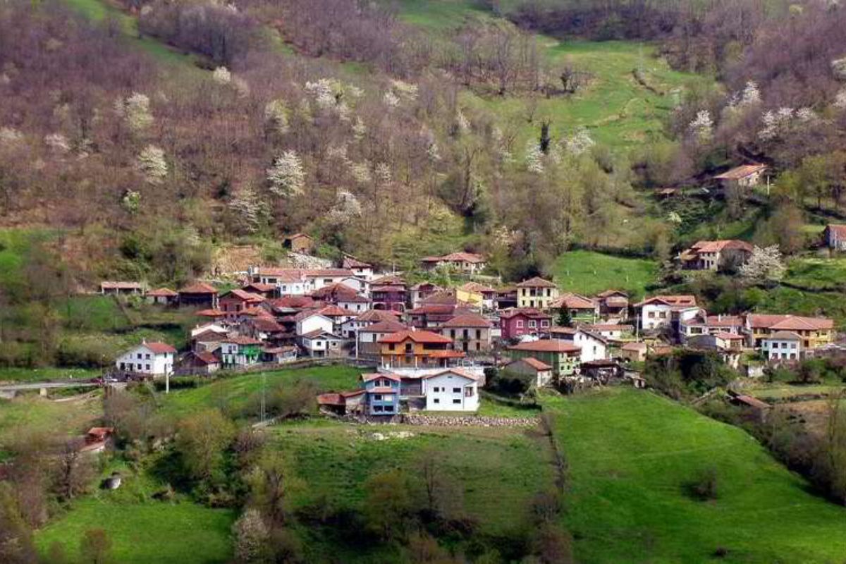 Ponga, Spain Offers 3,000 Euros Per Couple and an Additional 3,000 ...