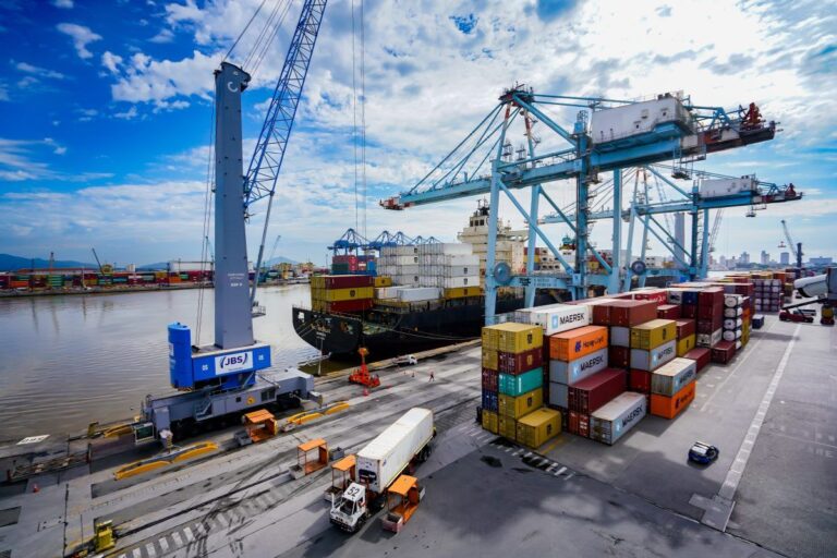 With R$ 220 Million on the Table and 125-Ton Giant Cranes, JBS ...