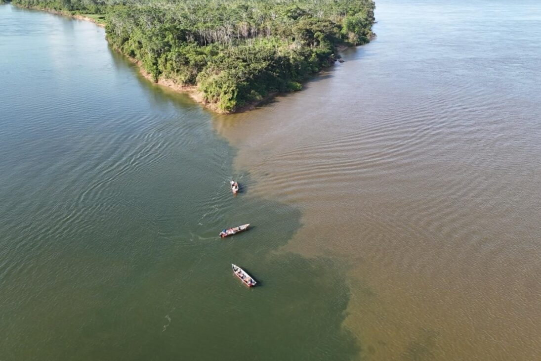 An impressive phenomenon in Northern Brazil causes rivers of different ...