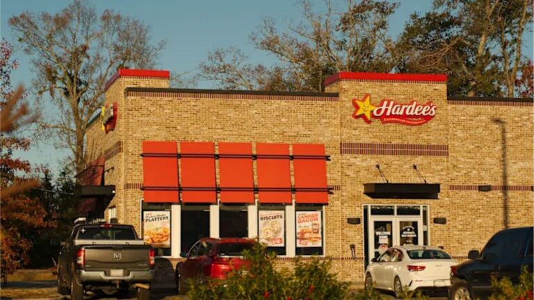 Large fast-food chain reopens dozens of restaurants in the United ...