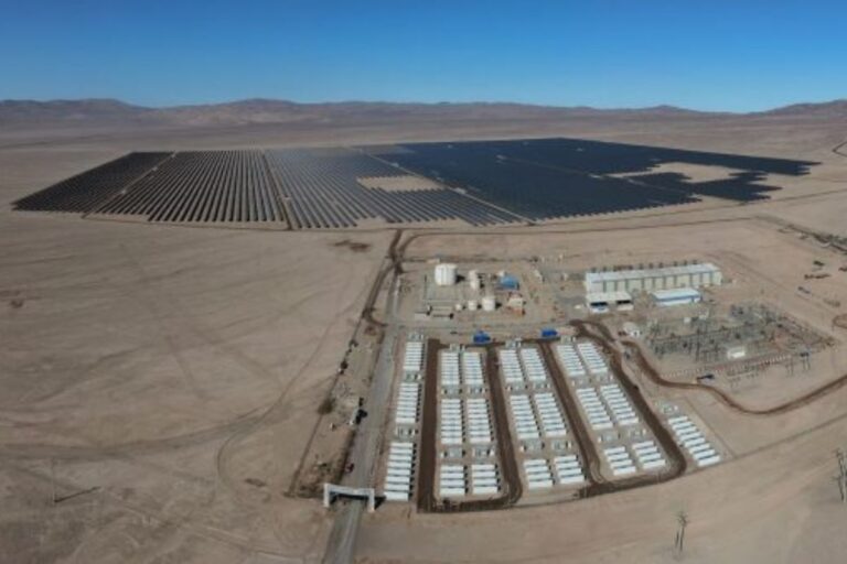 Chile accelerates a billion-dollar pivot: 38 energy storage systems are ...